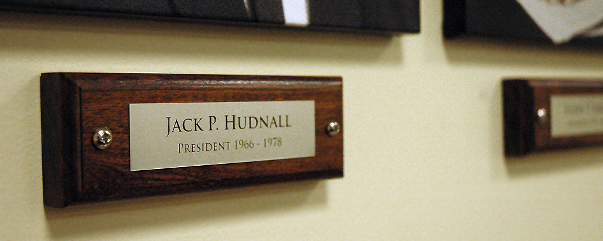 Classic Engraving - Engraving plaques, awards, signs, etc.